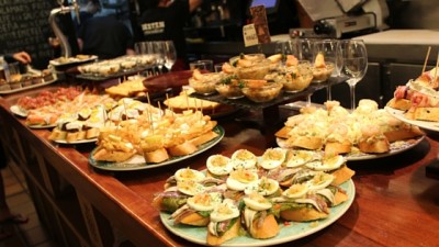 Top Tips for Eating Out when you are a Solo Backpacker - The Lite ...